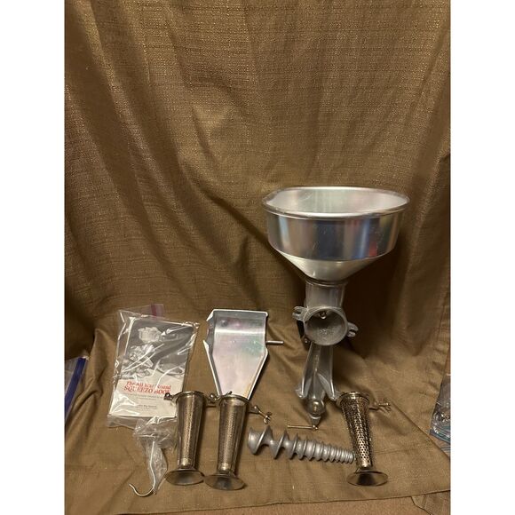 Squeezo | Kitchen | Vintage Original All Metal Squeezo Strainer Model ...